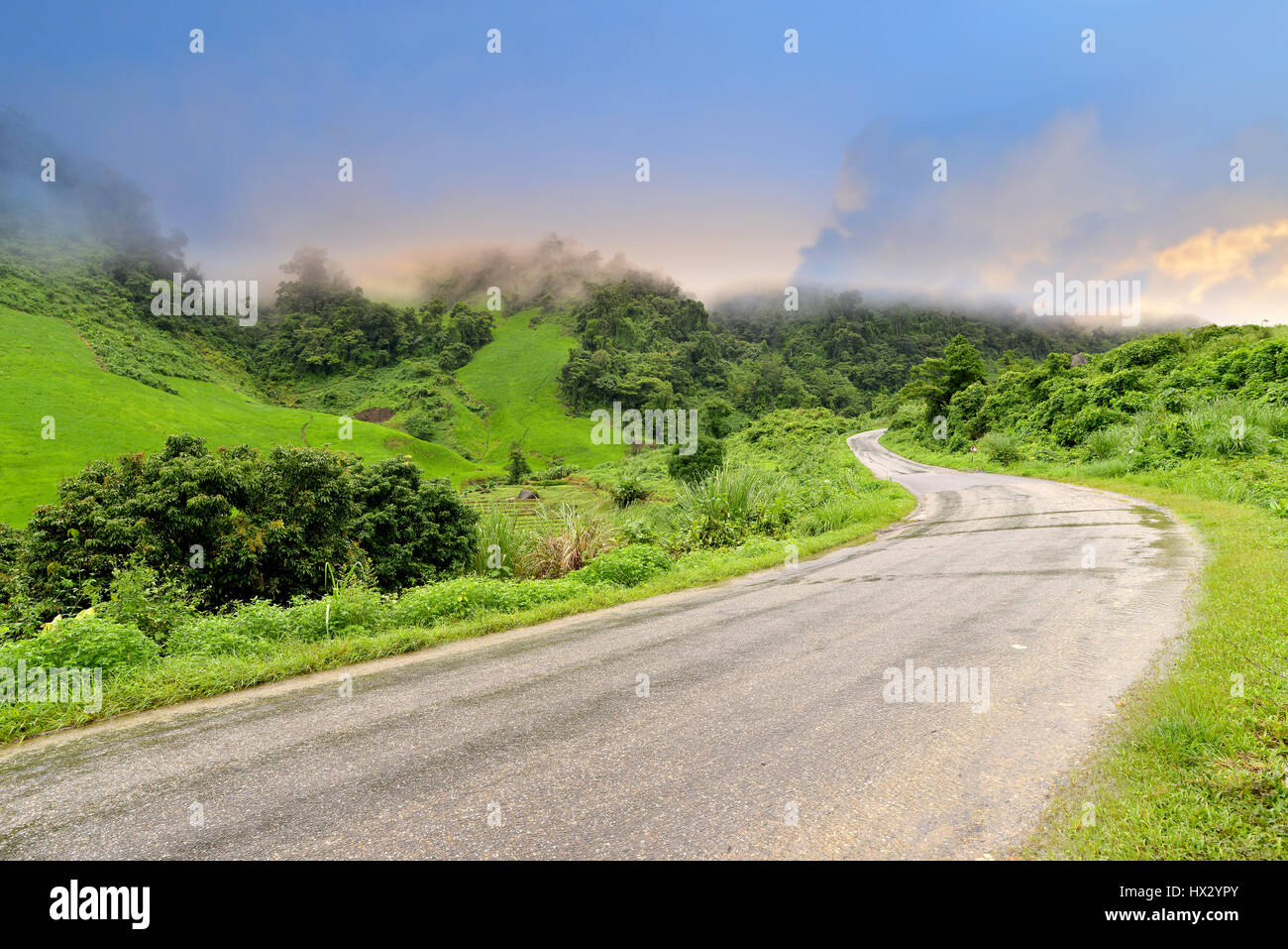 Campagna Di Montagna Estiva Immagini e Fotos Stock - Alamy