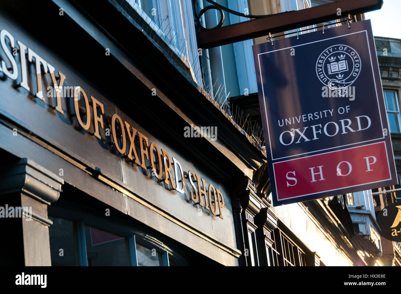 Oxford university logo immagini e fotografie stock ad alta risoluzione ...