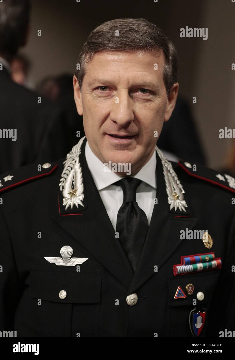Carabinieri italiani immagini e fotografie stock ad alta risoluzione ...