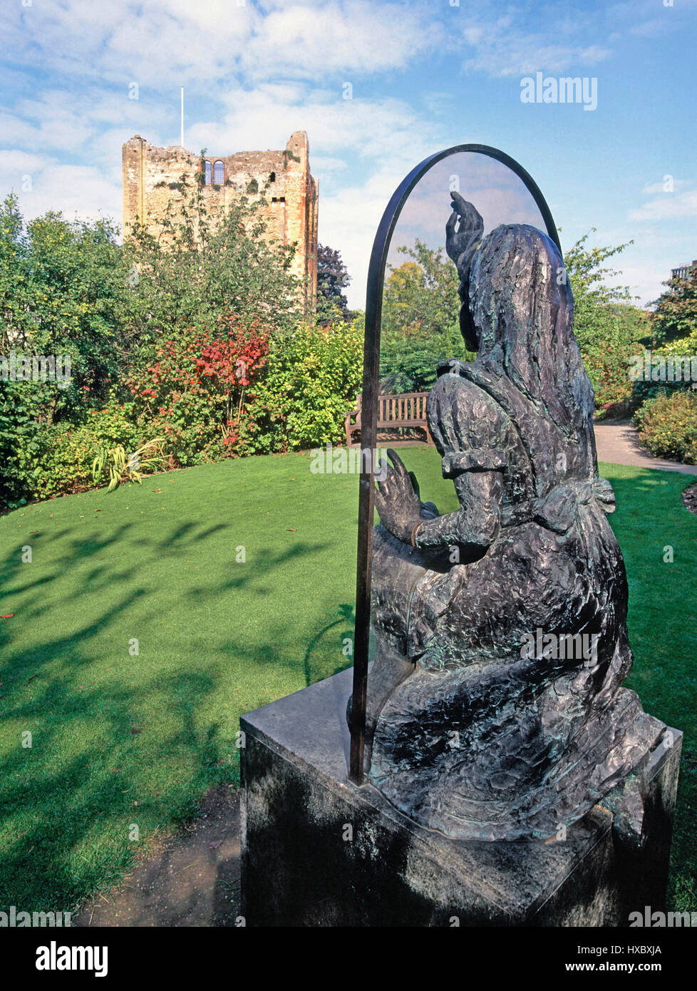 Statue of alice through the looking glass immagini e fotografie stock ...