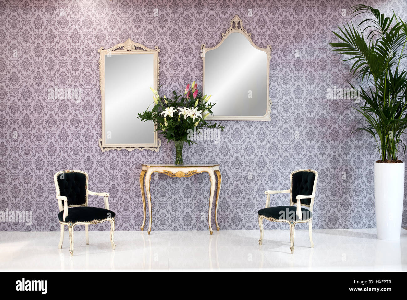 Elegante in stile vintage living room interior con motivi arabescati ...