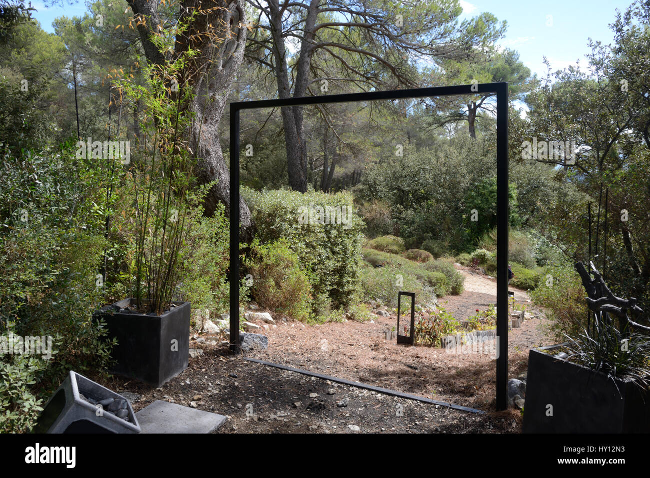 Portale o ingresso ornamentali in giardino dei cinque sensi o Jardin ...