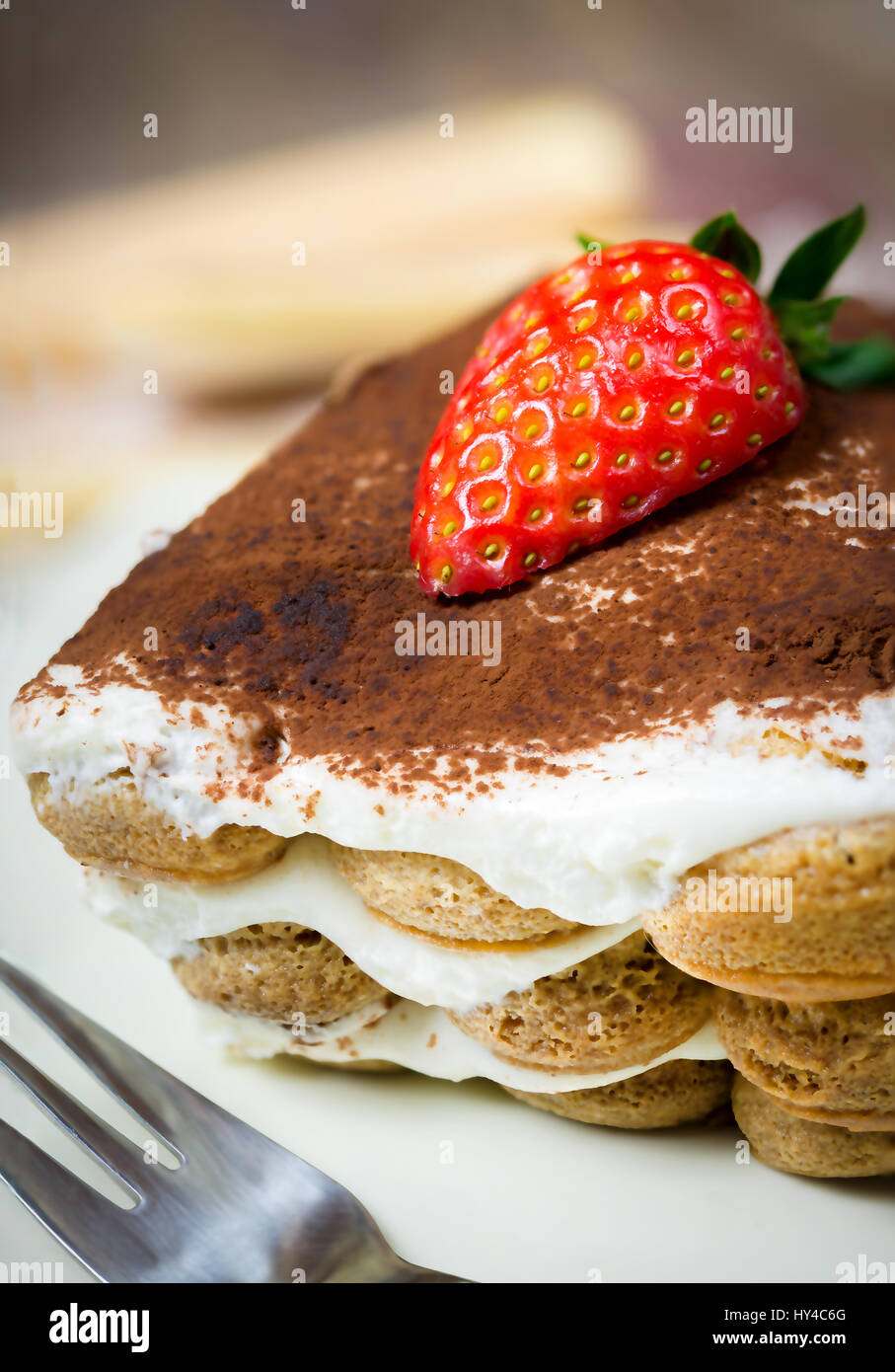 Dolce tipico italiano con cioccolato immagini e fotografie stock ad ...