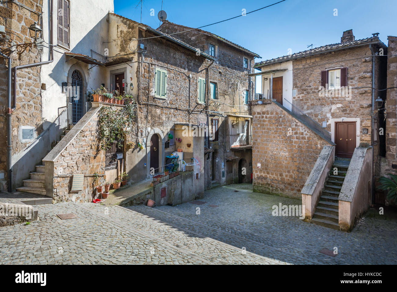 Vista panoramica a Capranica, provincia di Viterbo, Lazio, Italia ...