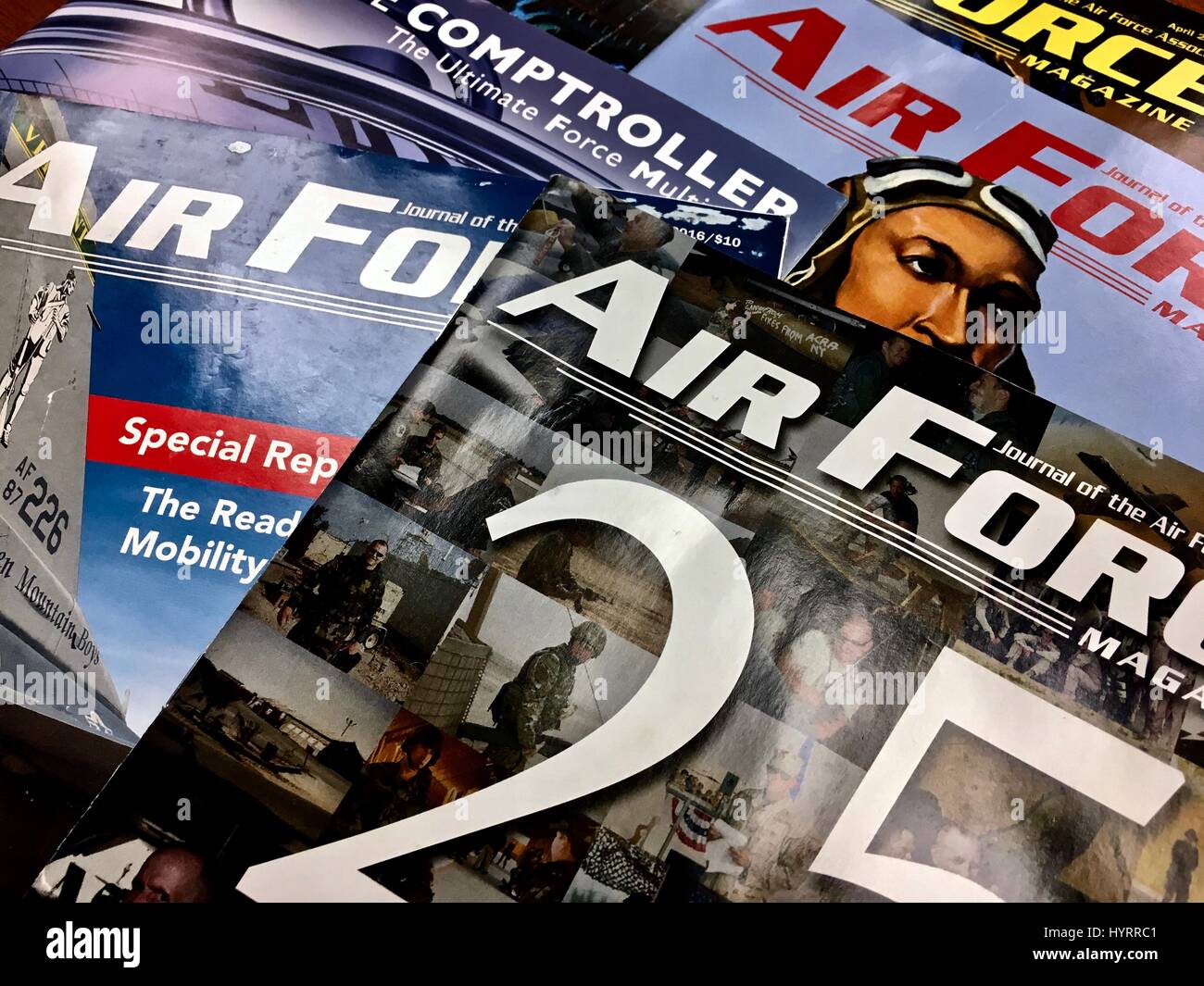 Air force magazine immagini e fotografie stock ad alta risoluzione - Alamy