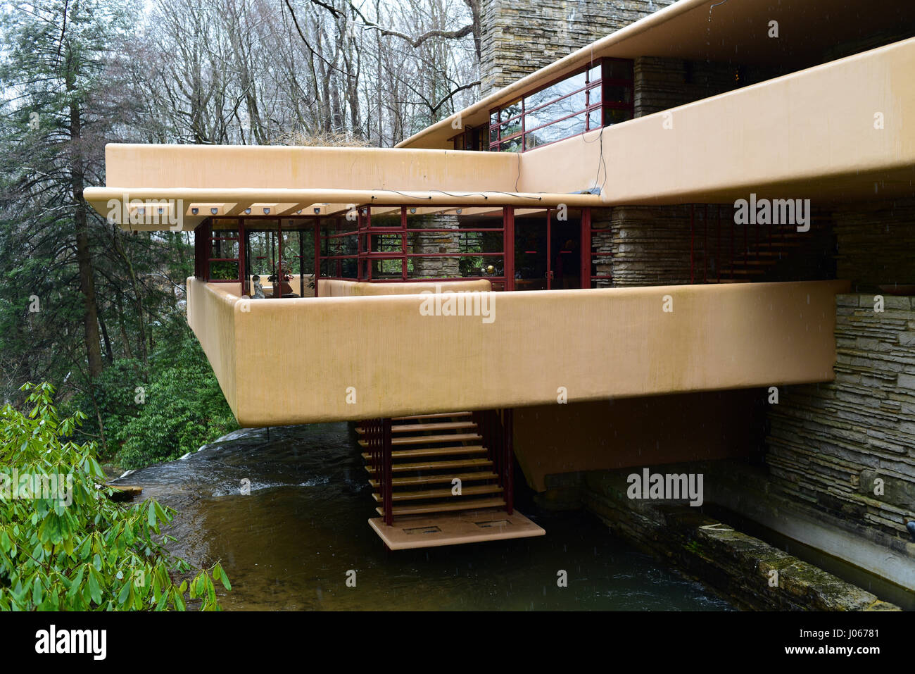 Frank lloyd wright fallingwater winter immagini e fotografie stock ad ...