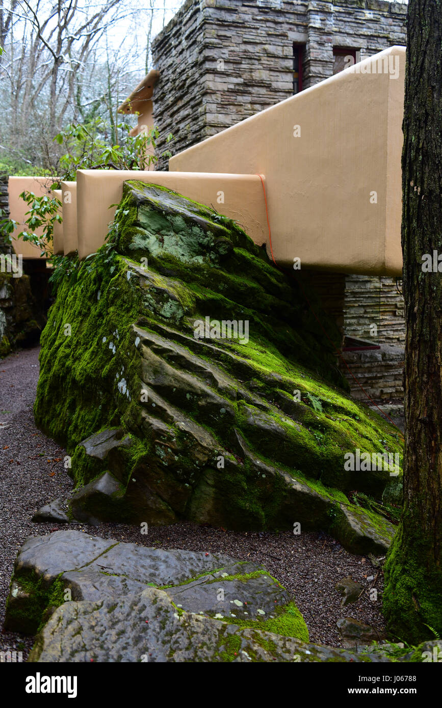 Frank lloyd wright fallingwater winter immagini e fotografie stock ad ...