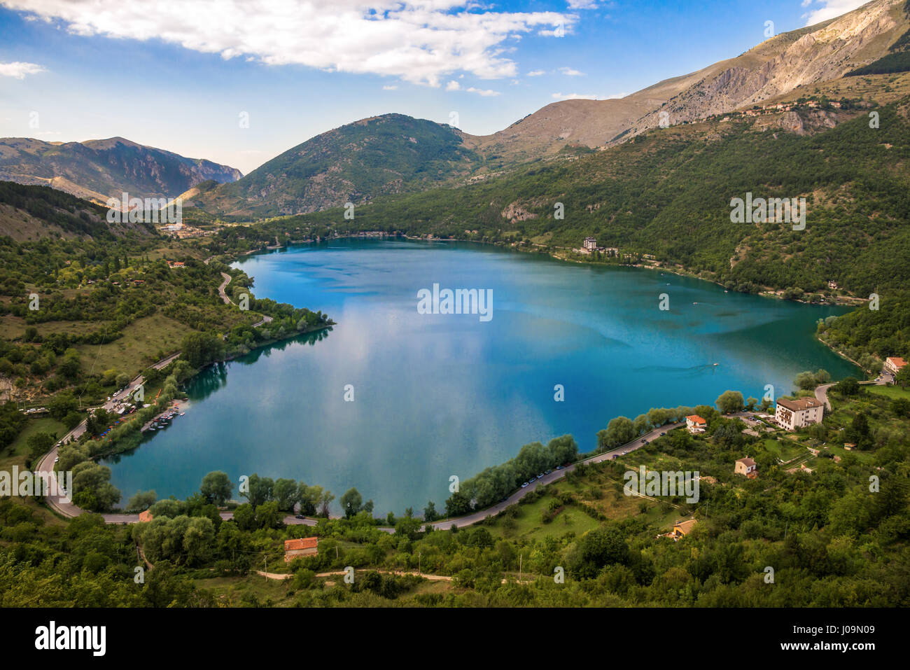 Il lago di Scanno (L'Aquila, Italia) - Quando la natura è romantica: il ...