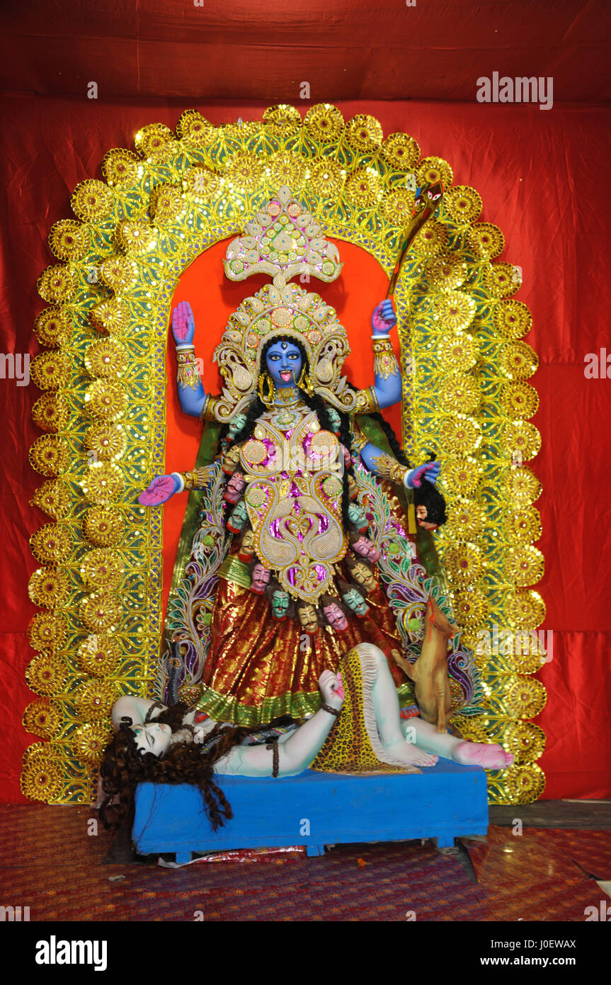 Goddess kali festival immagini e fotografie stock ad alta risoluzione ...