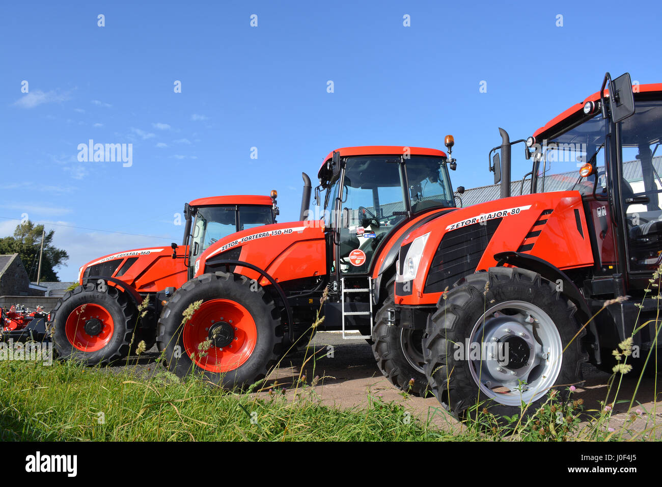 Trattori blu immagini e fotografie stock ad alta risoluzione - Alamy