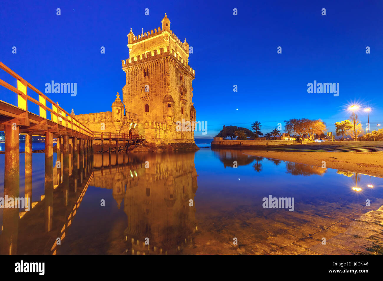 Lisbona Sulla Riva Del Tago Immagini e Fotos Stock - Alamy