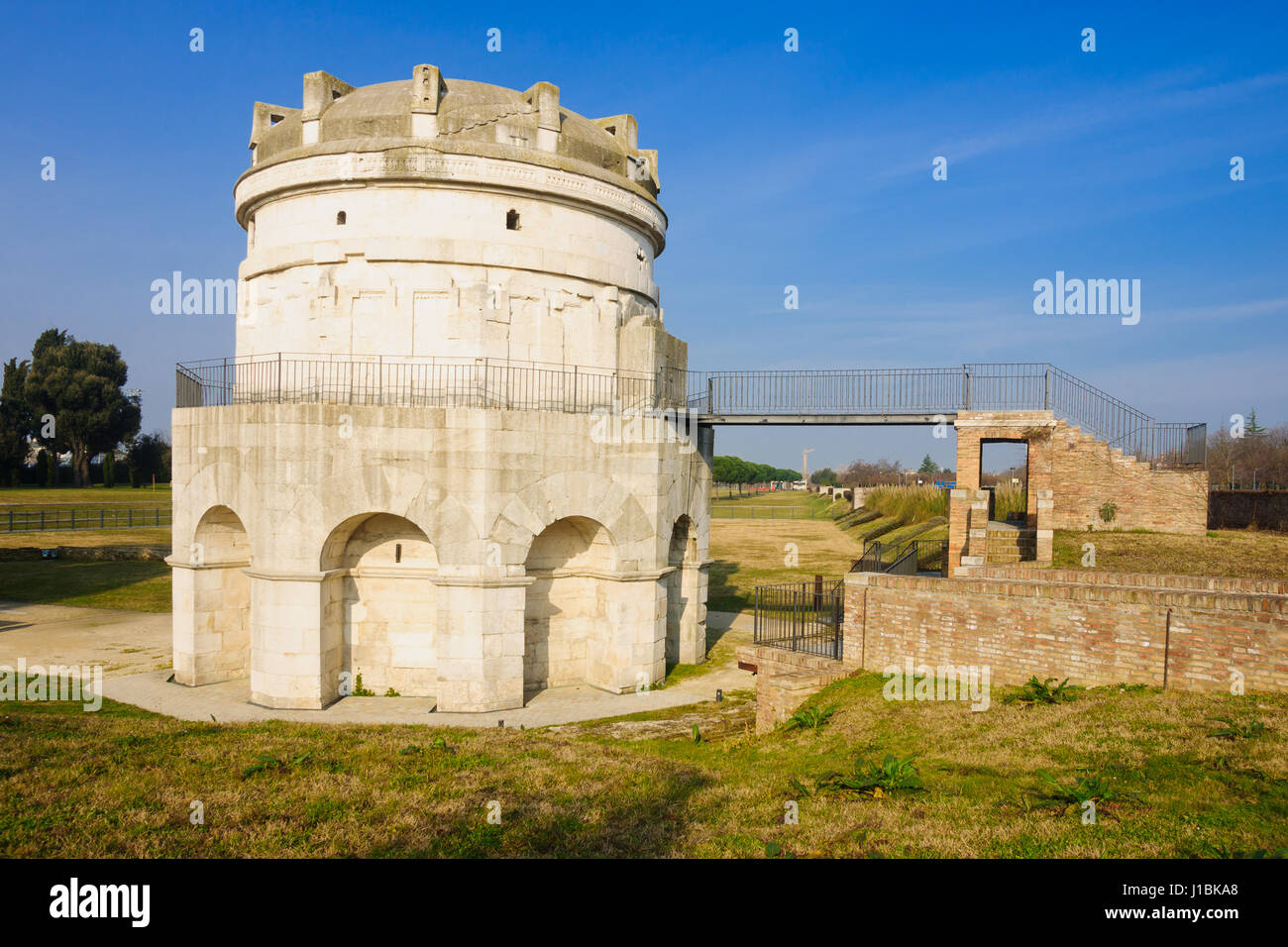 Il mausoleo di teodorico o mausoleo di teodorico immagini e fotografie stock ad alta risoluzione ...