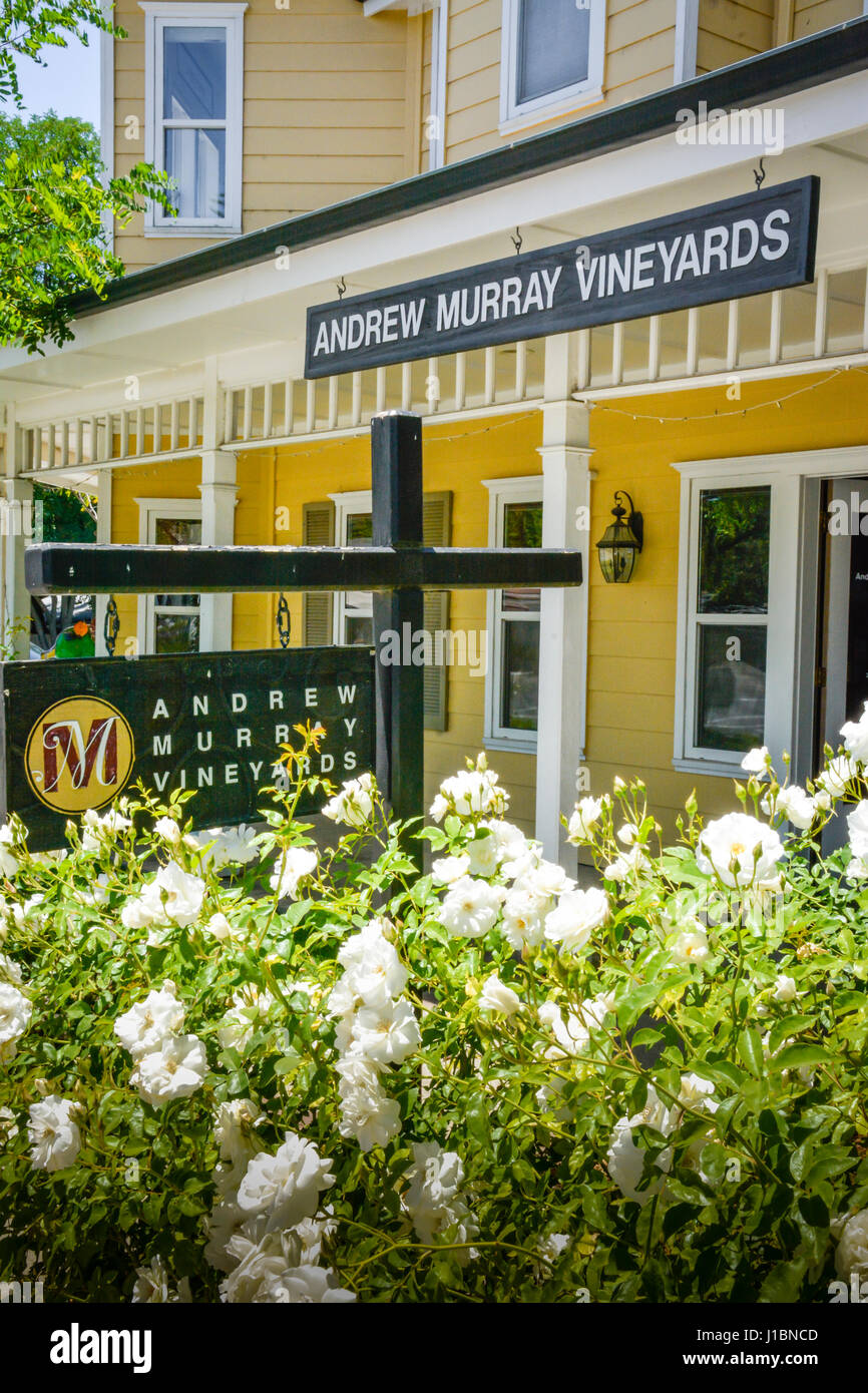 Il portico antistante l'ingresso alla Andrew Murray Vigna sales & sala ...