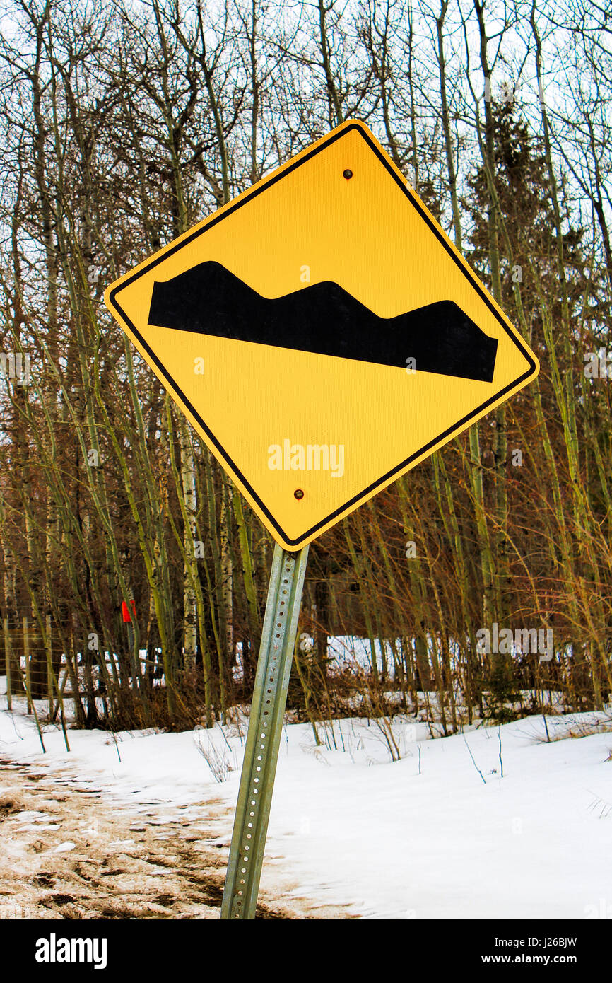 Segnale stradale irregolare immagini e fotografie stock ad alta ...
