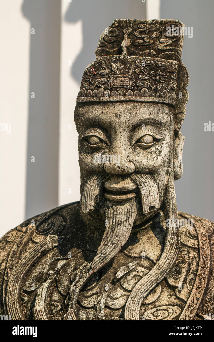 Faccia feroce della statua nel grand palace di bangkok immagini e ...