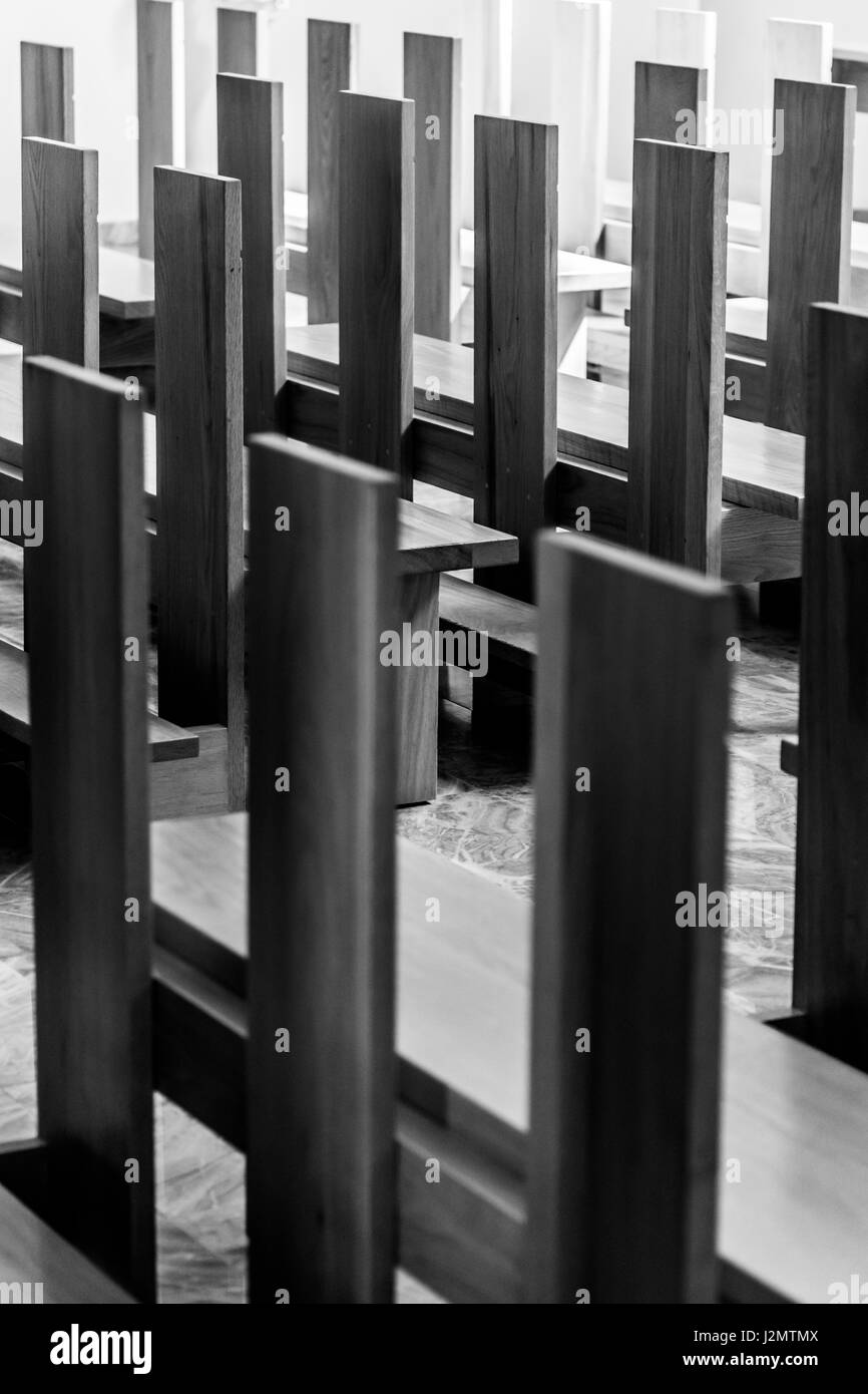 Sedili in legno immagini e fotografie stock ad alta risoluzione - Alamy