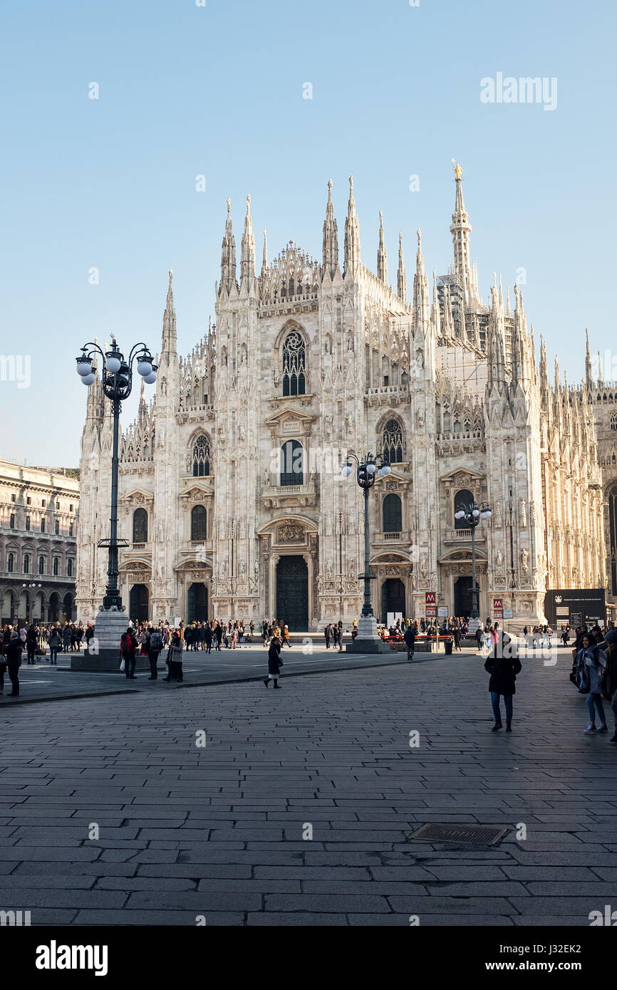 La cattedrale gotica del duomo di milano immagini e fotografie stock ad ...