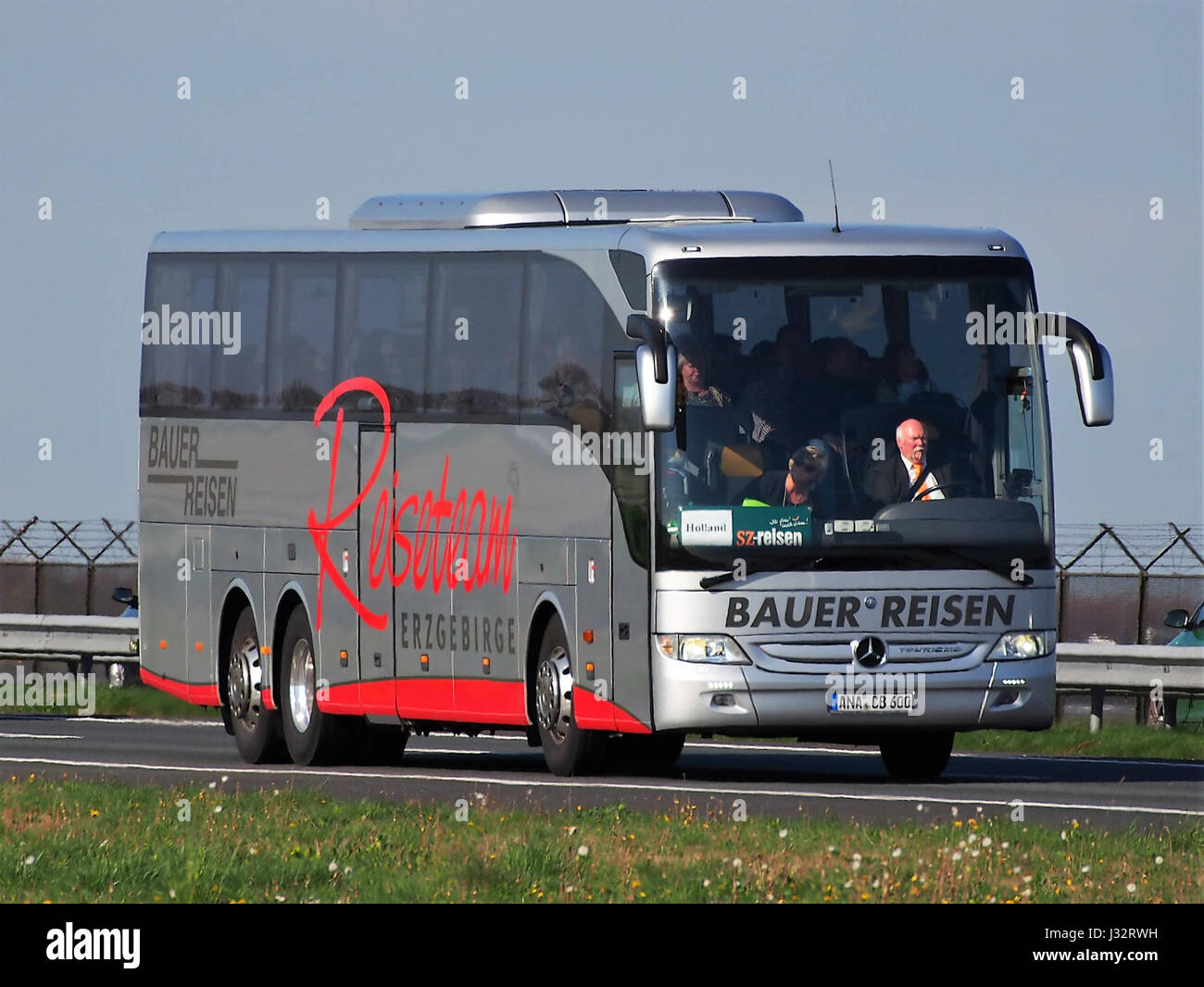 Mercedes tourismo immagini e fotografie stock ad alta risoluzione - Alamy
