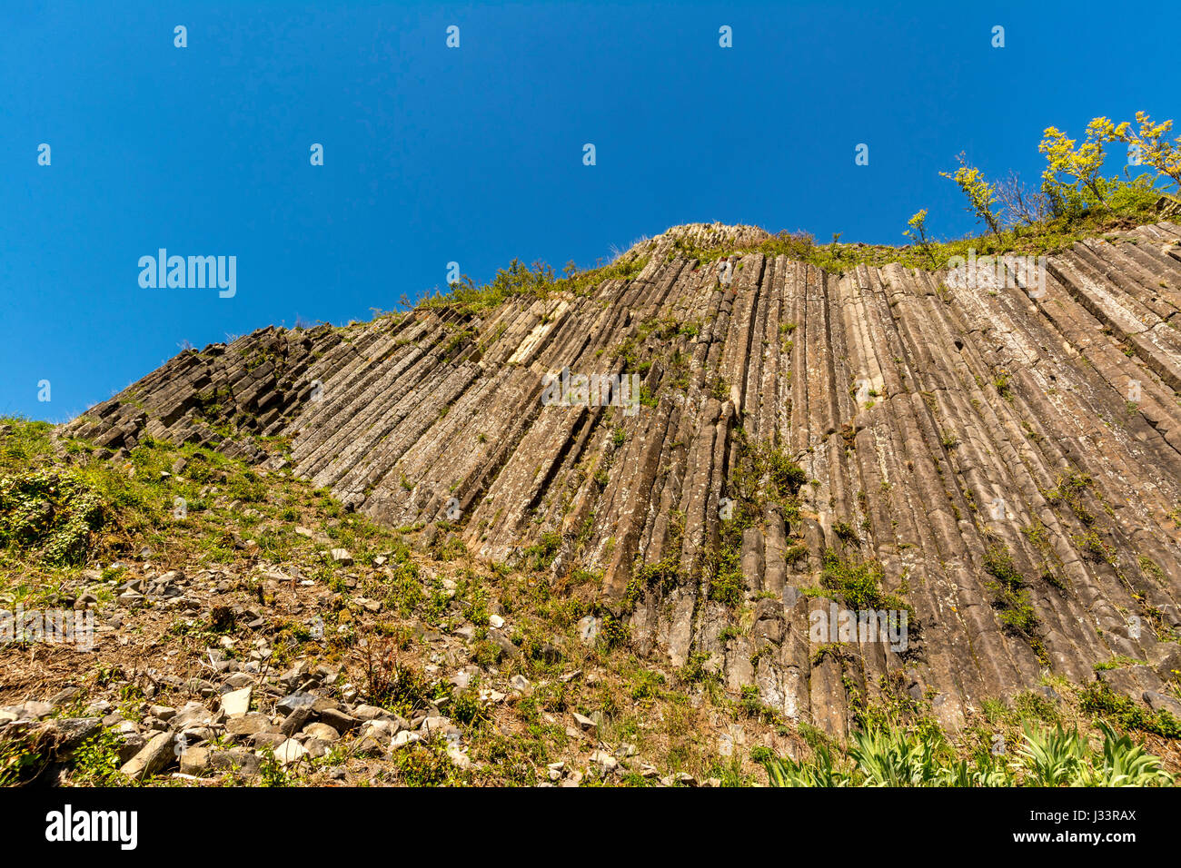 Colonne basaltiche di Usson, villaggio etichettato Les Plus Beaux ...