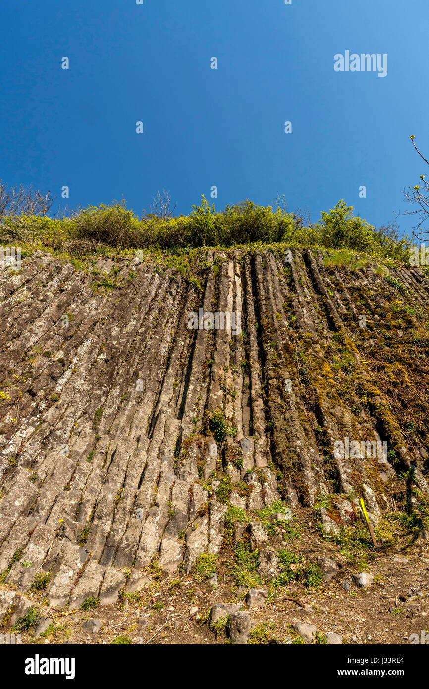 Colonne basaltiche di Usson, villaggio etichettato Les Plus Beaux ...