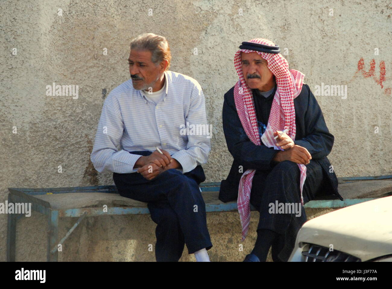 Arab keffiyeh immagini e fotografie stock ad alta risoluzione - Alamy