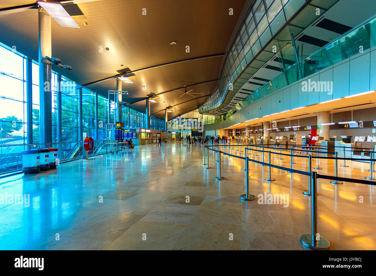 Valencia international airport immagini e fotografie stock ad alta ...