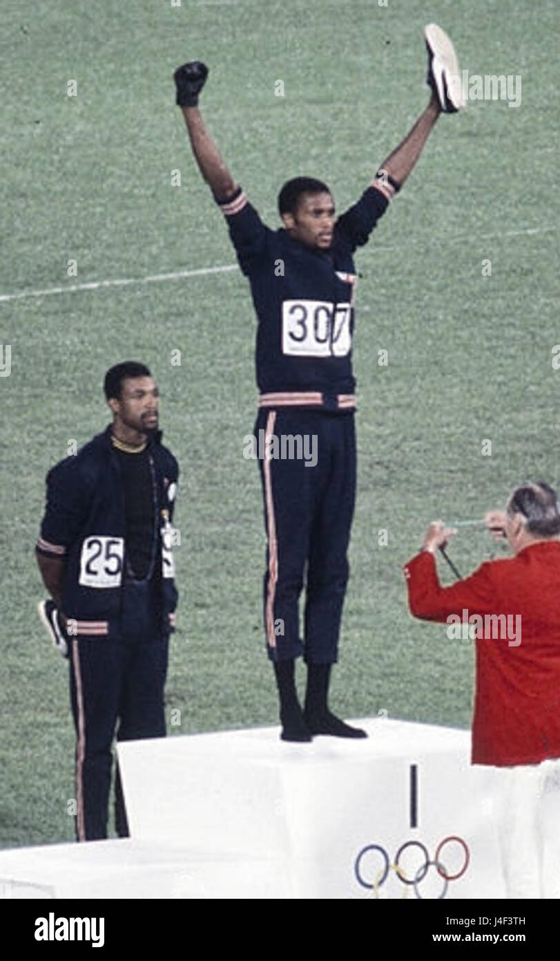 Tommie smith and john carlos 1968 immagini e fotografie stock ad alta risoluzione - Alamy