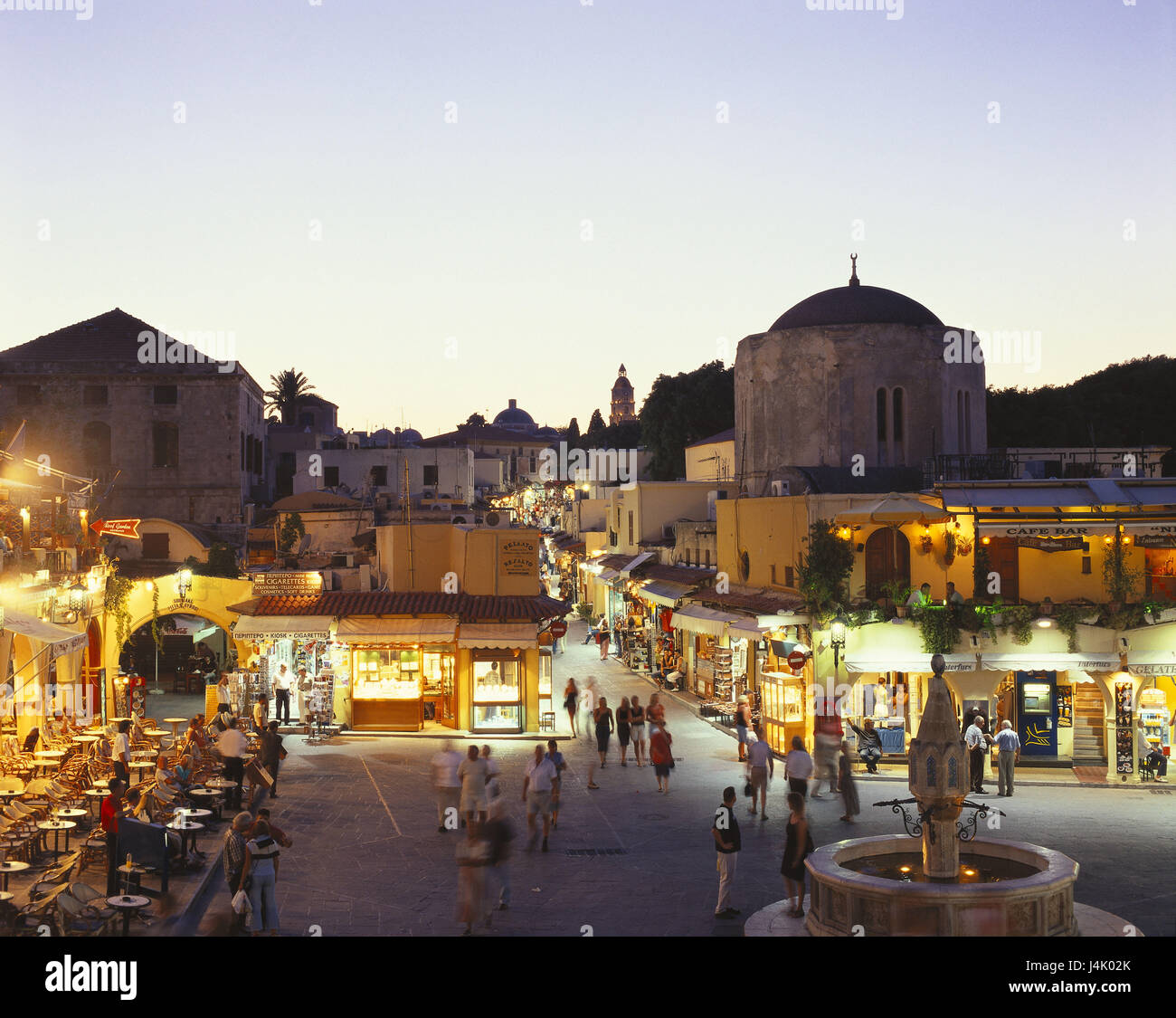 Grecia RODI, RODI, Città Vecchia, Platia Ippokratous, serata Europa ...