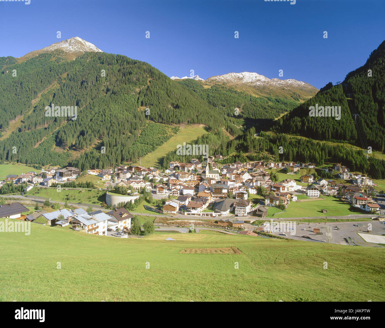 Austria, Tirolo, Paznaun, Ischgl, panoramica locale, estate Europa ...