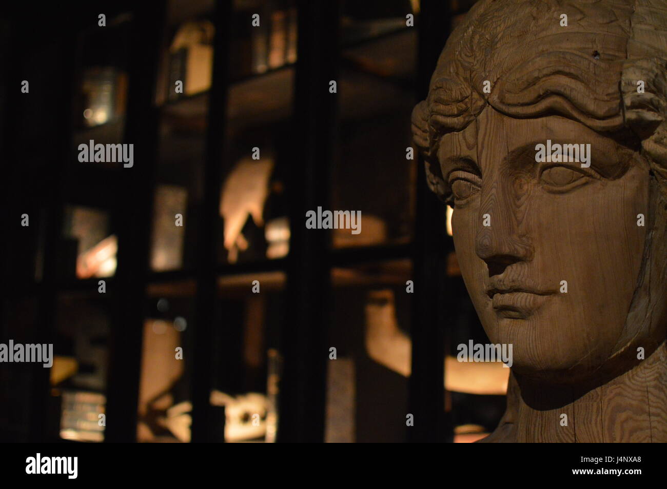 Testa di legno immagini e fotografie stock ad alta risoluzione - Alamy