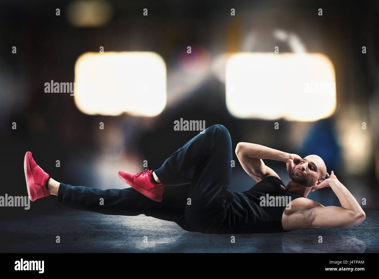 Allenamento dei muscoli addominali immagini e fotografie stock ad alta ...