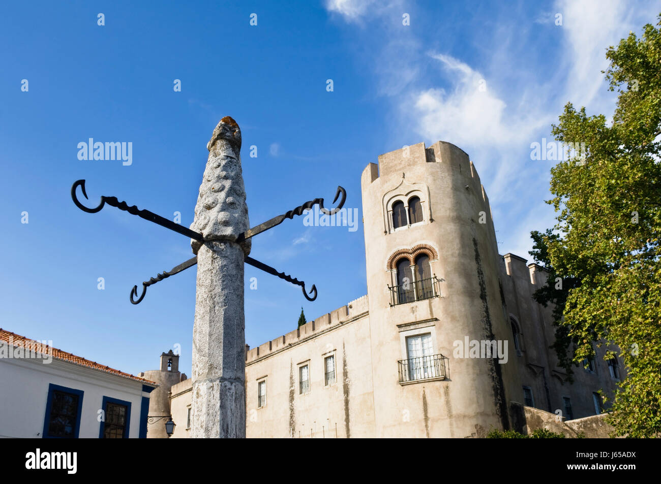 Un monumento del Portogallo castello medievale gogna chateau monumento ...