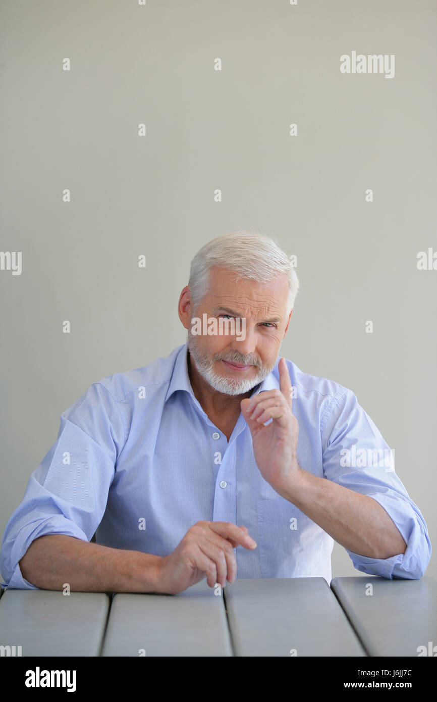 Vista frontale gli anziani anziani anziani anziani anziani Foto stock ...