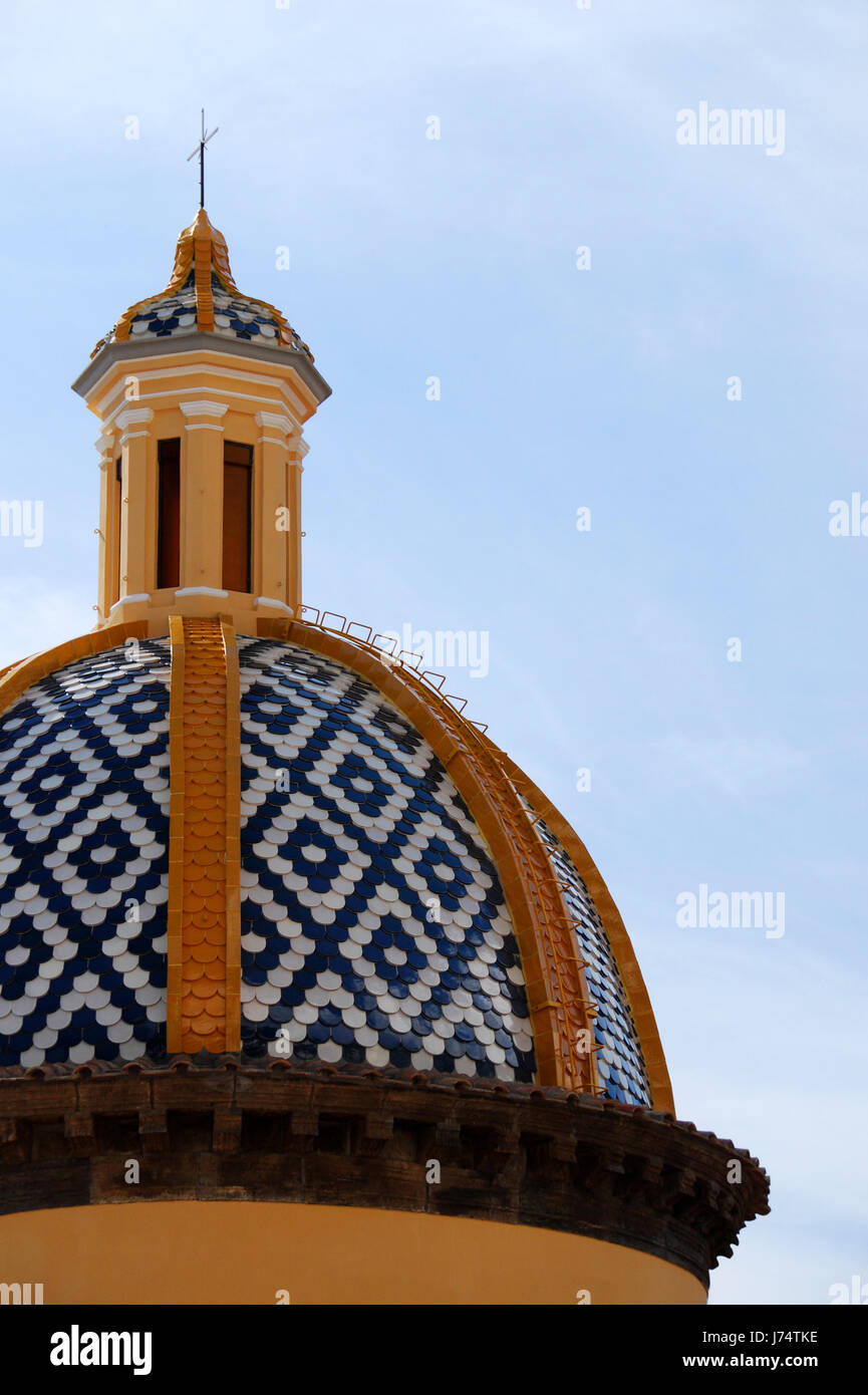 Cupola maiolica immagini e fotografie stock ad alta risoluzione - Alamy