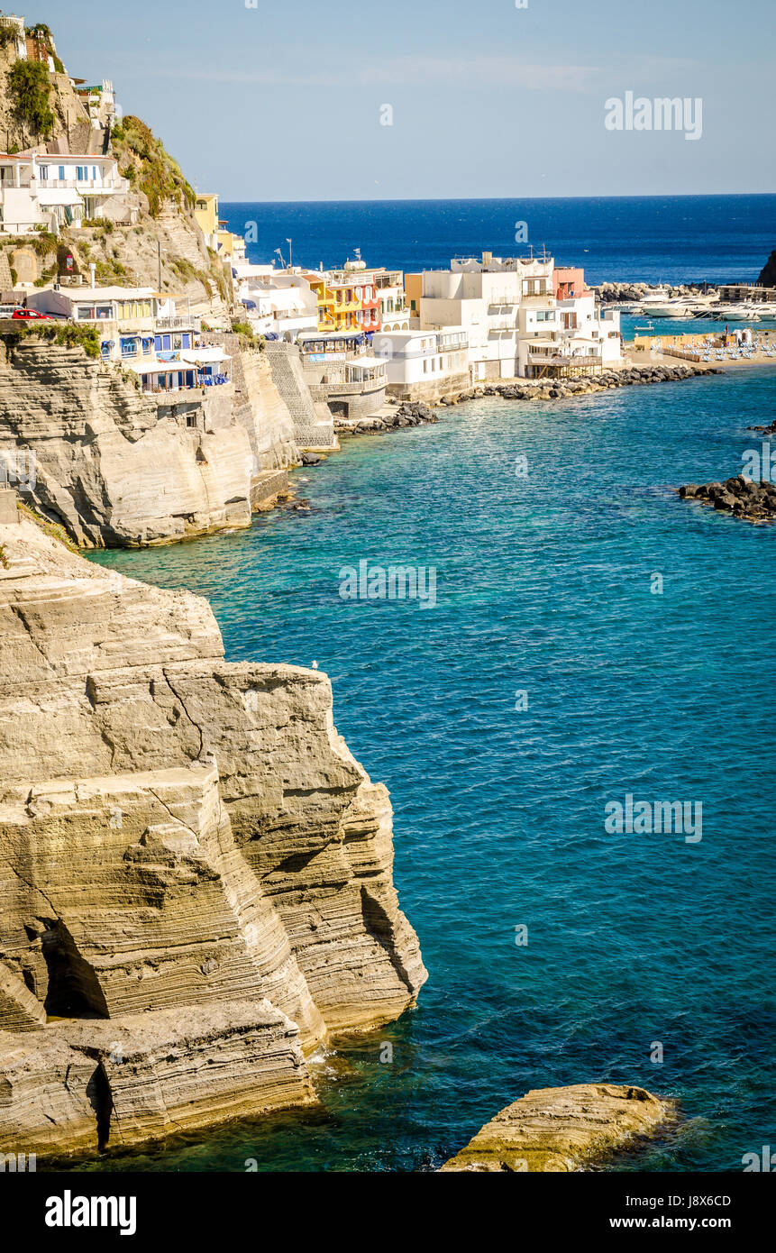 Spiaggia dell'isola di ischia immagini e fotografie stock ad alta ...
