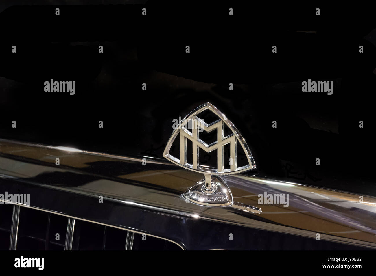 Logo luxury car maybach maybach immagini e fotografie stock ad alta ...