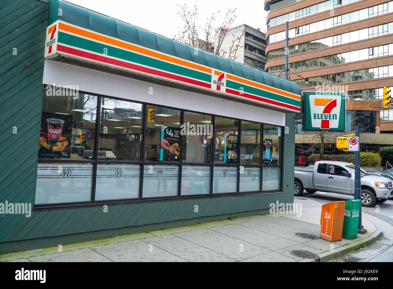 Seven eleven immagini e fotografie stock ad alta risoluzione - Alamy