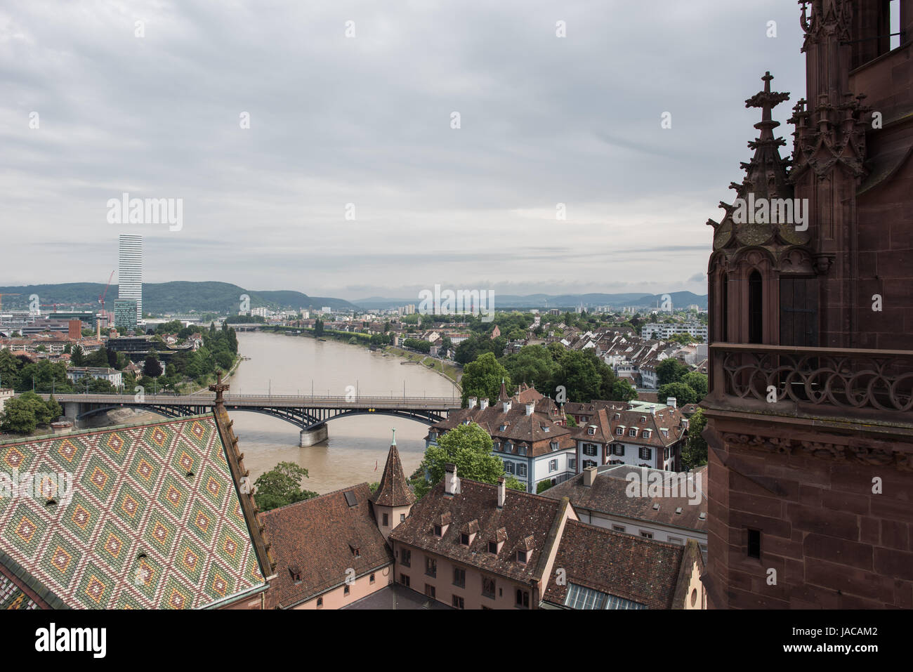Cattedrale di basilea dal reno immagini e fotografie stock ad alta ...