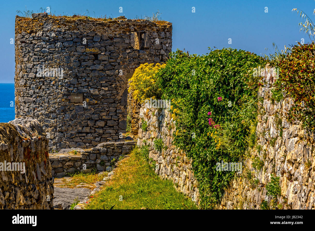 Mulini medievali immagini e fotografie stock ad alta risoluzione - Alamy