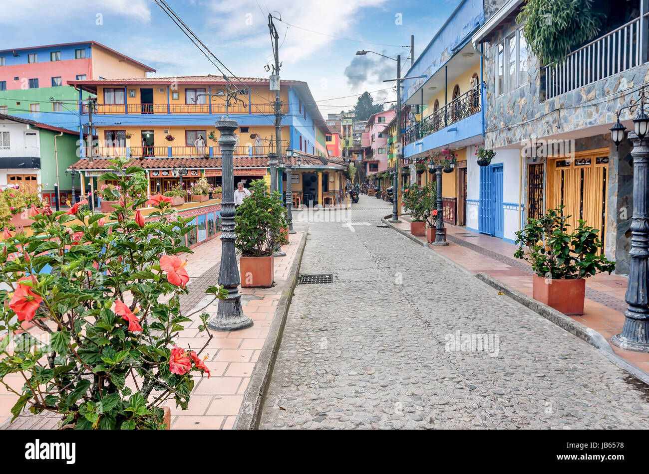 Turismo central plaza building zocalos dipinto a colori guatape ...