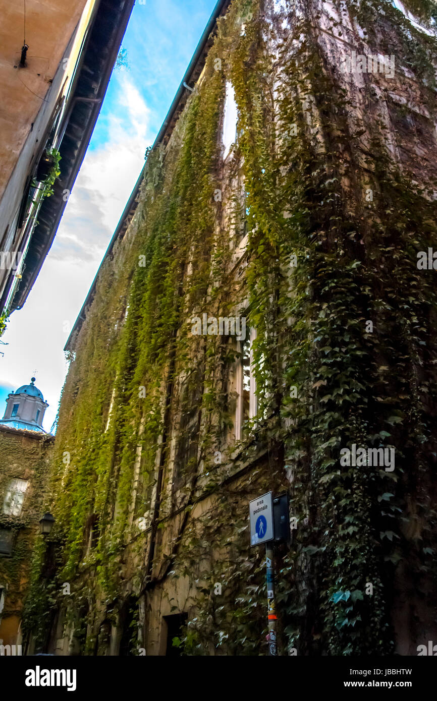 Vecchio edificio italiano immagini e fotografie stock ad alta ...