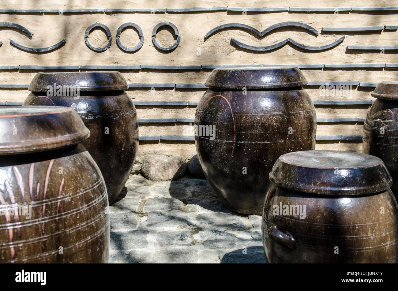 Brocca di terracotta immagini e fotografie stock ad alta risoluzione ...