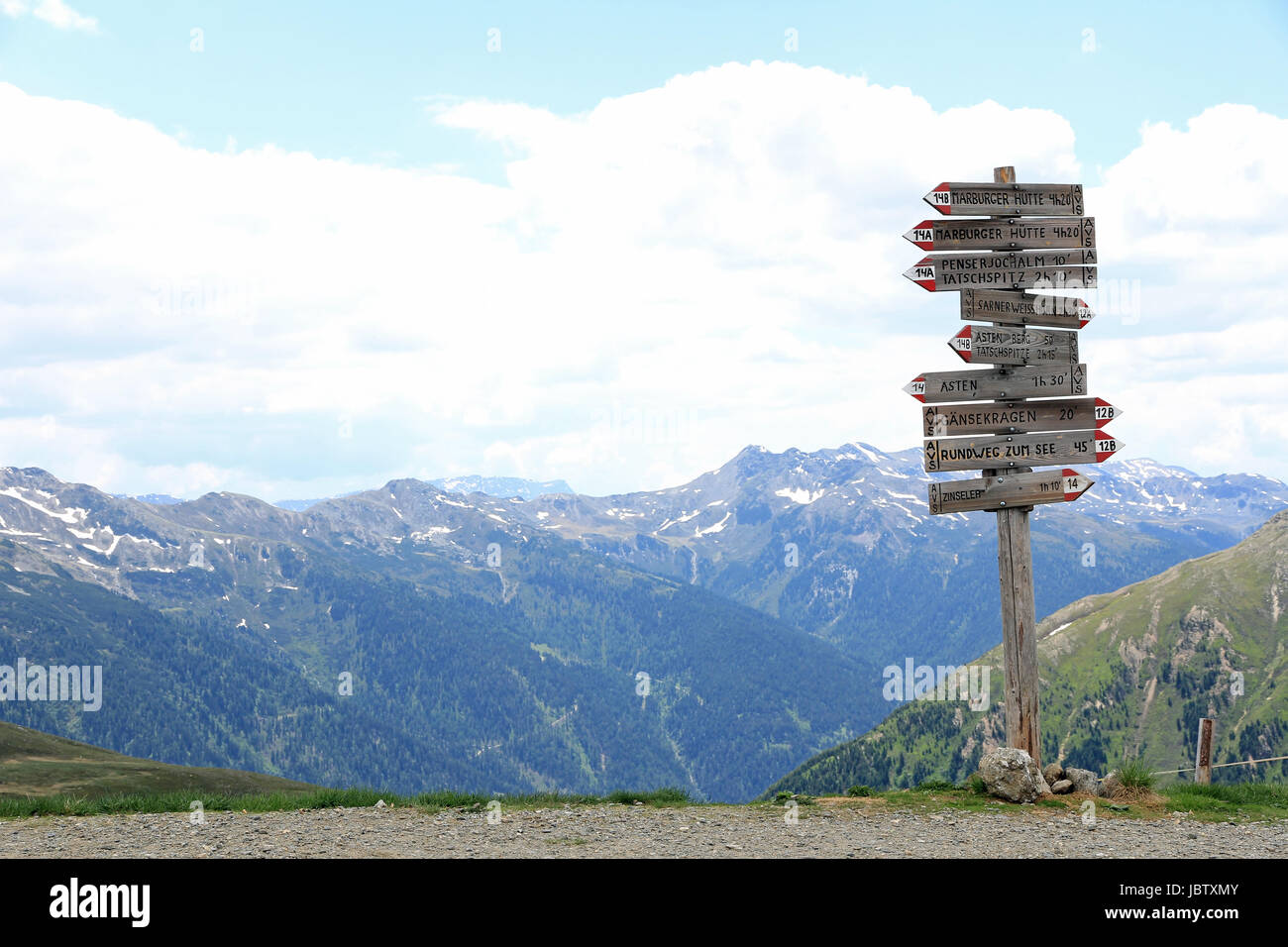 Cartello altezza montagna italia immagini e fotografie stock ad alta ...