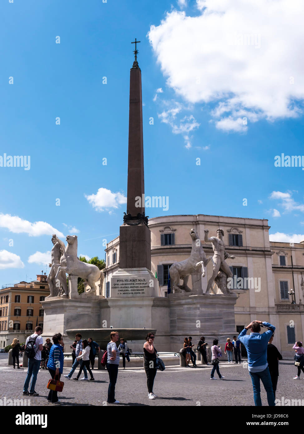 Piazza del Quirinale con il Palazzo del Quirinale che è la residenza ...