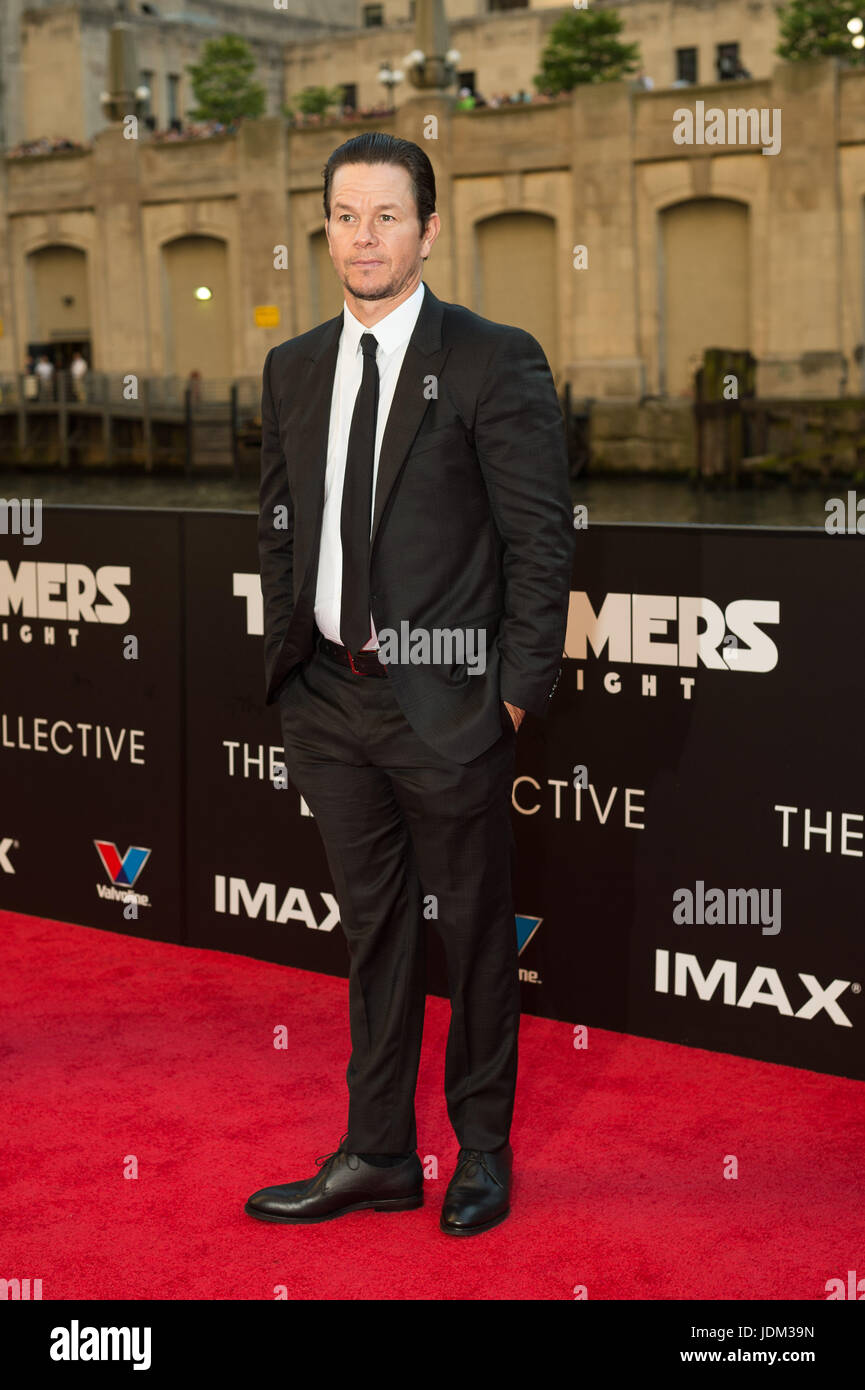 CHICAGO, IL - 20 giugno: attore Mark Wahlberg presso l'U.S. Premiere di ...