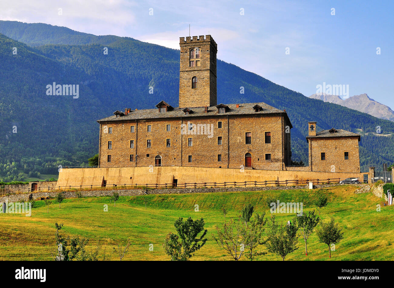 Castello di sarre immagini e fotografie stock ad alta risoluzione - Alamy