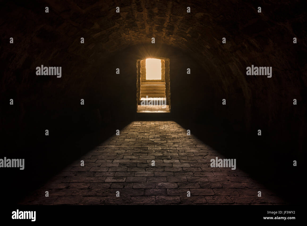 Inquietante seminterrato abbandonato immagini e fotografie stock ad ...