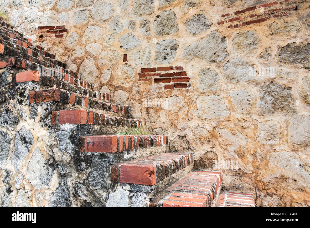 Castello vecchia scala esterna immagini e fotografie stock ad alta ...