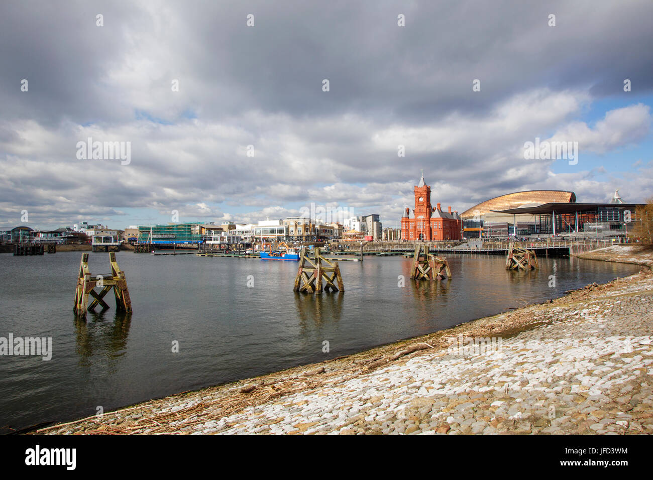Cardiff bay opera house immagini e fotografie stock ad alta risoluzione ...