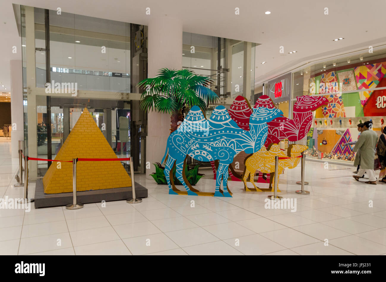 Centri commerciali pakistan immagini e fotografie stock ad alta ...